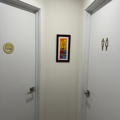 Checkout Sign With Arrow. Arrow Signs. Directional Checkout Sign ...