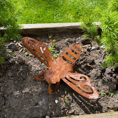 Large Rusty Metal Honey Bee Rusty Insect Pagan Garden Gift Rusty Bee ...
