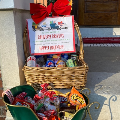Happy Holidays Delivery Driver Snack & Drink Sign, Christmas Delivery ...