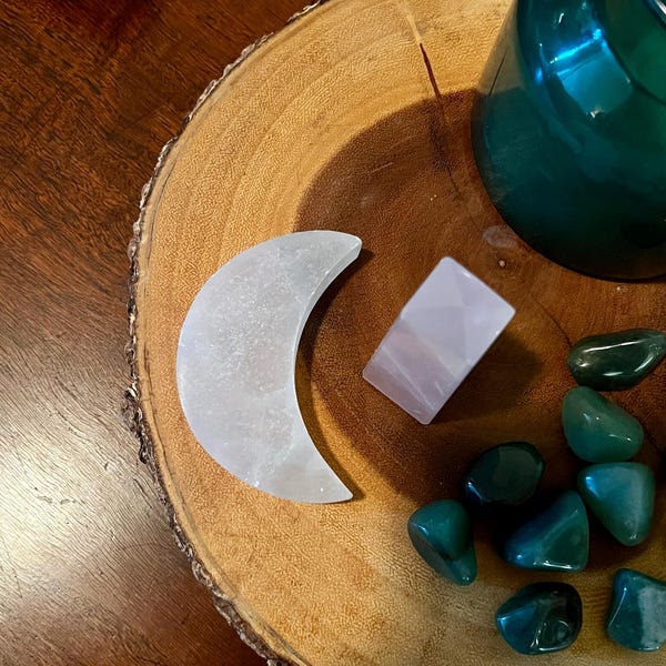 Crystals for Cancer Zodiac Sign, Moonstone, Red Jasper, Rose Quartz ...