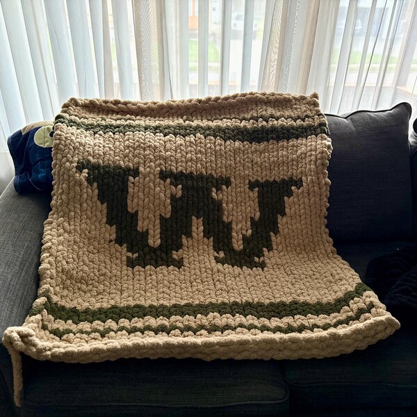 Fisherman With Bass - Finger Knitting / Chunky Knit Blanket Pattern - Etsy