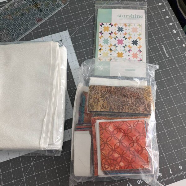 Starshine in Multi Quilt Kit Fabric Pattern and Binding and Backing ...