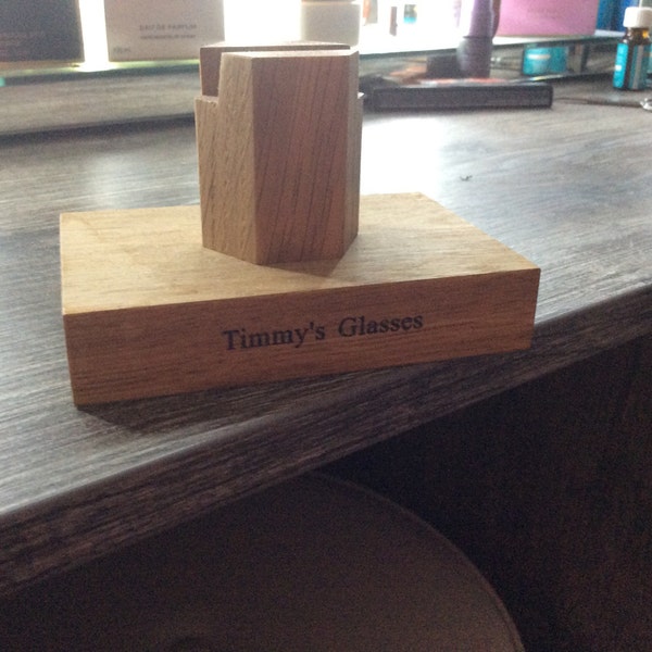 Personalised Solid Oak Glasses Stand: Engraved Eyeglass Holder - Etsy