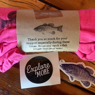 Women's Fish fishing Shirt With Ruler to Measure Fish Ladies T-shirt ...