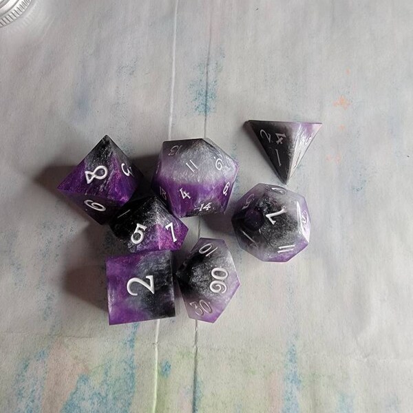 Ace-teroid Asexual Pride Resin Sharp Edge Dice Set 7 for Role Playing ...