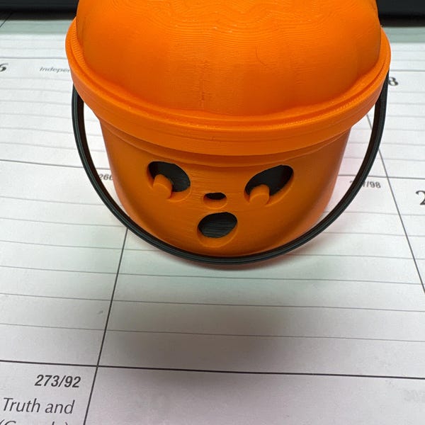 3D Printed Halloween Fidget Figures With Pumpkin Bucket: Special ...