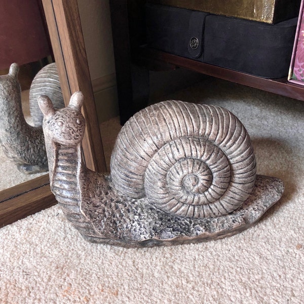 Bella Snail Statue - Etsy