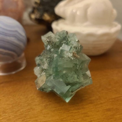 Large FLUORESCENT White Dogtooth/columnar Calcite From Chenzhou, Hunan ...