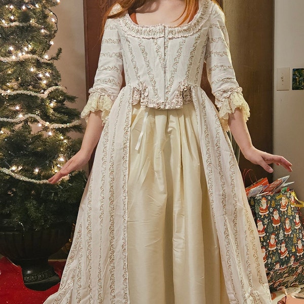 Robe a La Polonaise 18th Century Women's Cotton Pattern Dress ...