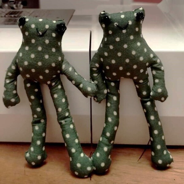 Mini Frog Pdf Pattern, Leggy Frog, Sewing Tutorial, Cute Stuffed Animal ...