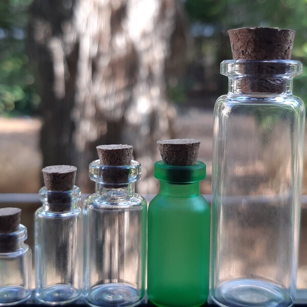 10 2ml Bitty Bottles. Small Glass Bottles With Corks. Small Glass Jars With Lids. Miniature ...