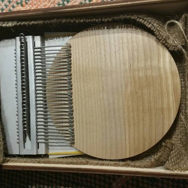 Speedweve 28 Hooks - Small Loom - Easy Darn - Weaving Loom - Darning ...