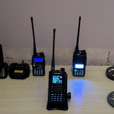 Vertical Desktop Stand for Baofeng UV-5R or BF-F8HP Handheld Radio ...