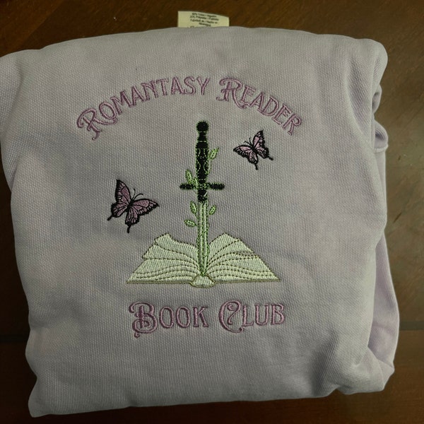 Romantasy Reader Sweatshirt / Fantasy Romance Reader Merch / Bookish ...