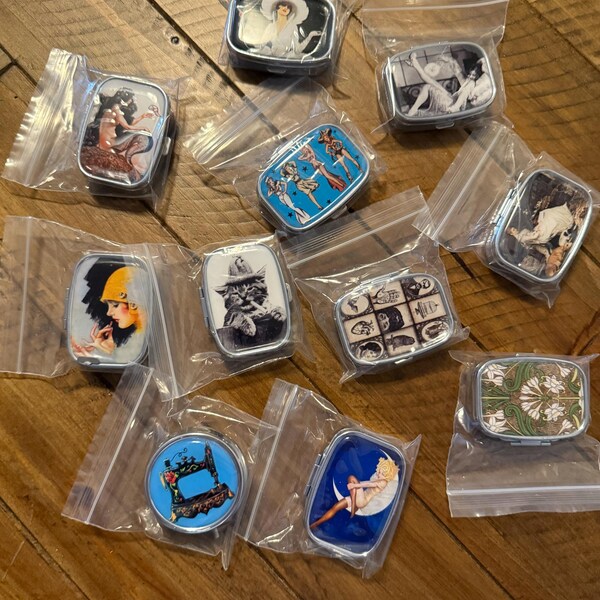 Bat Print Bats Flying Halloween Vampire Dracula Red Trinket Stash Metal ...