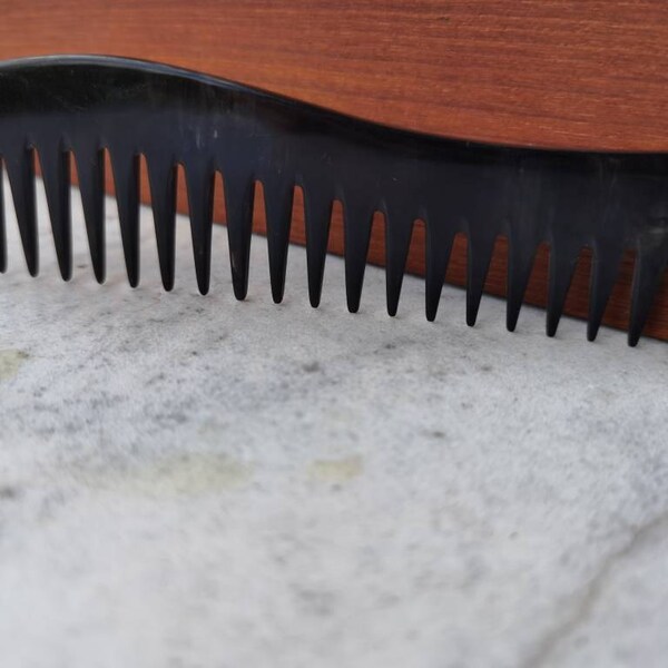 Pointy Afro Comb. Long Tooth Hairdressing Pick. Curly Hair Brush ...