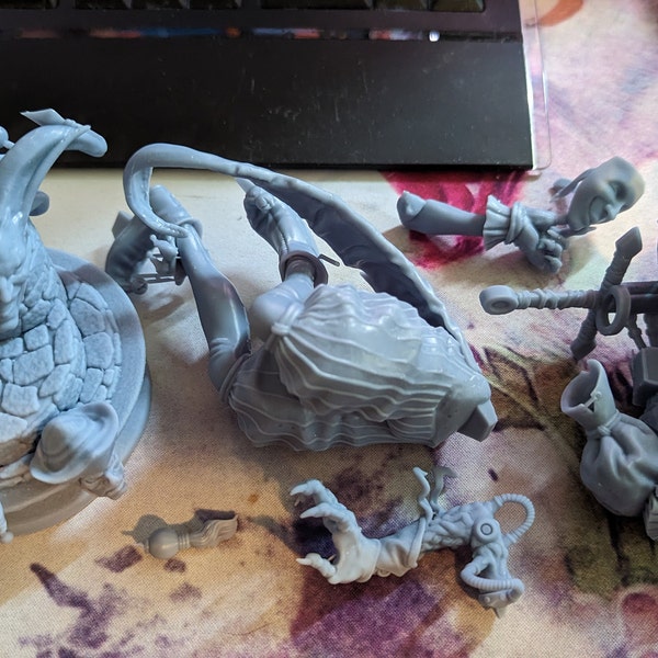 Harlequin of Horror Statue Model Kit by Creative Geek MB - Etsy