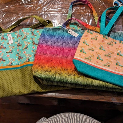 Praying Mantis Shoulder Bag Lily Garden Purse Summer Flowers Handbag ...