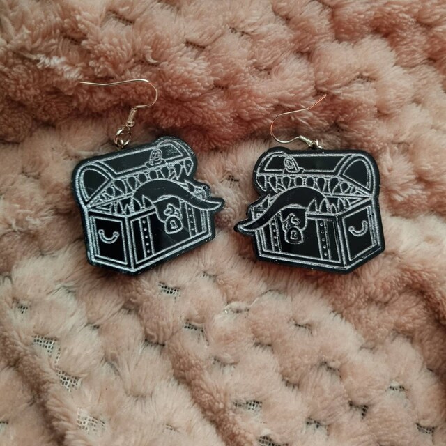 TheMouldyTombstone - Etsy