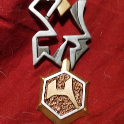 Star Trek Klingon MEDAL of HONOR Resin Prop Pin - Etsy
