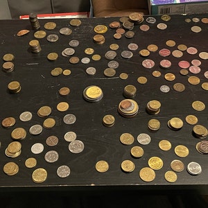 Bulk Lot of sports World Arcade Tokens Brass Video Game Amusement Coins ...