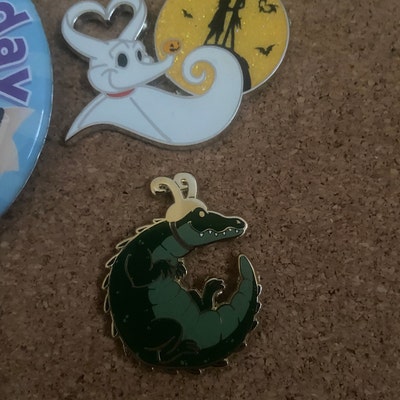 Sparkle Bats Pink and Purple Hard Enamel Halloween Pins - Etsy