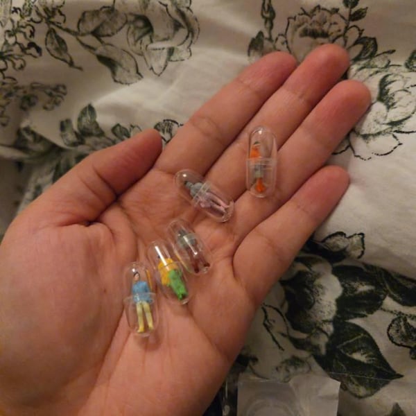 5pcs TINY CAPSULE PEOPLE Miniature Plastic Figures Diorama Oddities ...