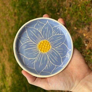 Adorable Small Flower Plate - Etsy