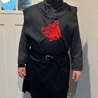 Black Knight Medieval Surcoat With Embroidered Red Boars Head ...