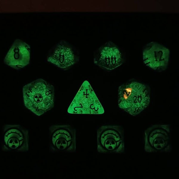 Nuclear Fallout Exclusive 11 Dice Set | Glow in the Dark Nuke Wasteland ...