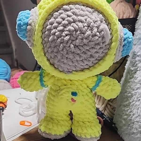 Captain Spud | PDF Amigurumi Pattern | English and Spanish | Astronaut ...