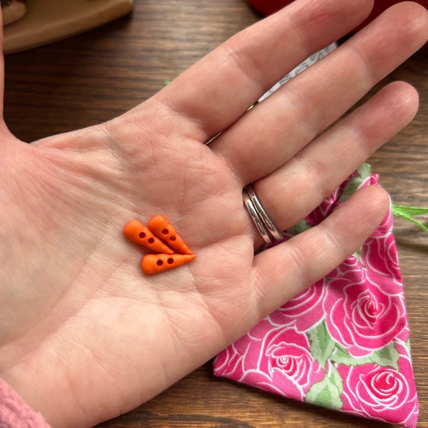 Tiny Sew Thru Carrot Buttons by Buttons Galore / Vegetable Craft ...
