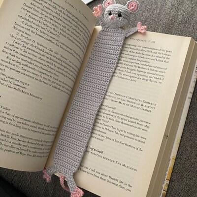 Crochet Pattern PDF // Mouse Bookmark / Handmade Gift - Etsy