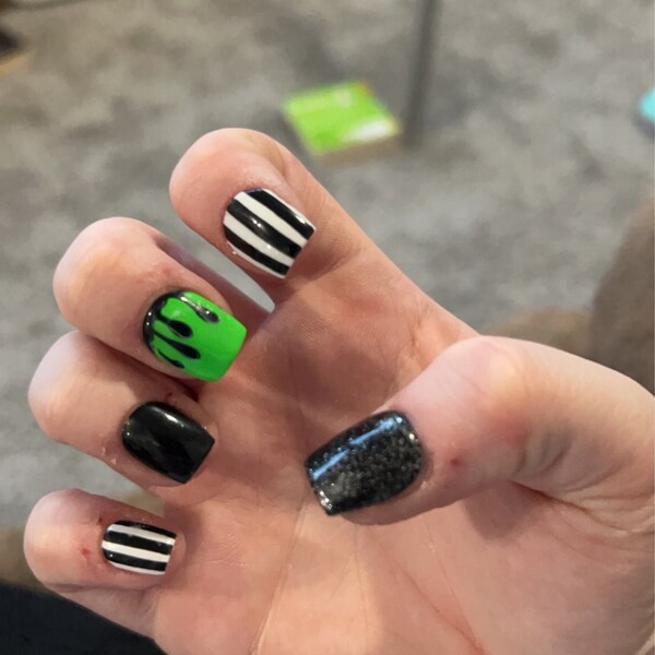 Cute Halloween Ghost Press on Nails * Flowers * Glossy * - Etsy