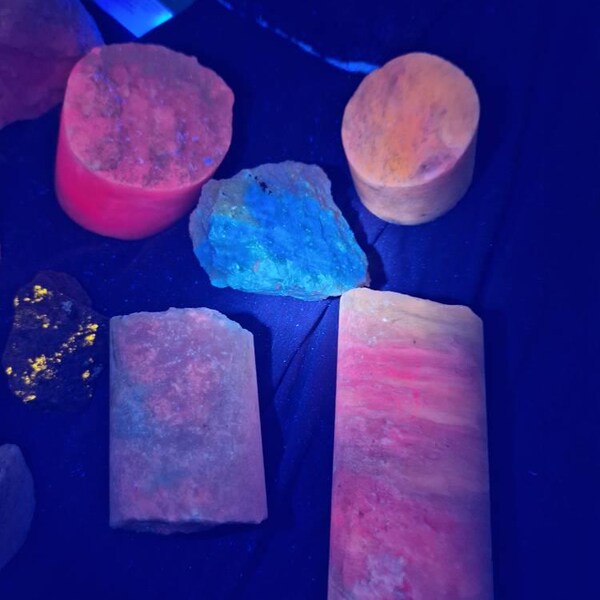 Phlogopite and Diopside “starry Night” - UV Fluorescent Minerals From ...