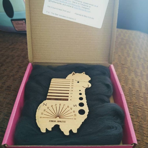 Alpaca Shaped Spinner's Multitool - Spinning Control Card With Twist ...