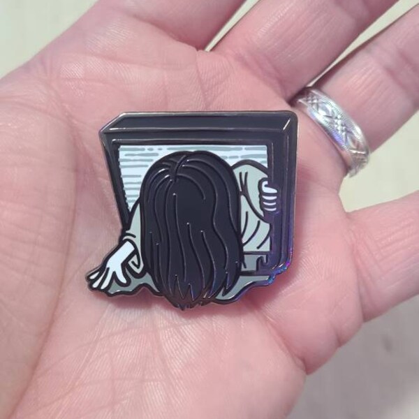 Sadako Enamel Pin - Etsy
