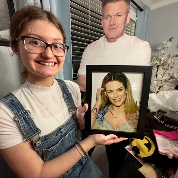 Elizabeth Hurley Autograph Signed 8x10 Photo Acoa - Etsy