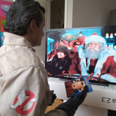 Miniature Christmas TV & DVD Set Doll House Furniture Christmas Dvd's 1 ...