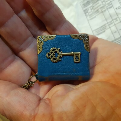 Mini Book Keychain, Tiny Book, Leather Journal, Leather Keychain - Etsy