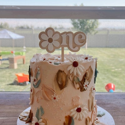 Daisy Cake Topper Flower Custom Name Rattan, Acrylic, Personalized Name ...
