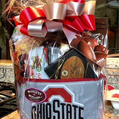 Patriotic Holiday Gift Basket, July 4rth Picnic Gift Basket, Hostess ...