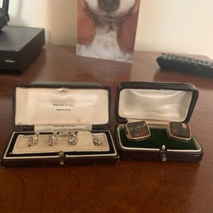 Handmade Coin Pill Box. A Small Box Made From Two US Quarter Dollar ...