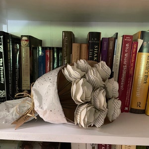 Book Page Flowers, Book Flowers, Paper Roses, Paper Flowers, Book Lover ...