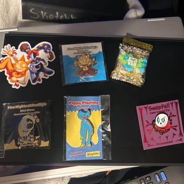 FNAF Smol Sun and Mini Moon Glow-in-the-dark Enamel Pins + Free Sticker ...