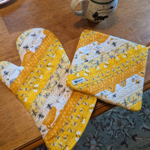Handmade Quilted Oven Mitt Pot Holder Kitchen Gift Ideas for Mom - Etsy