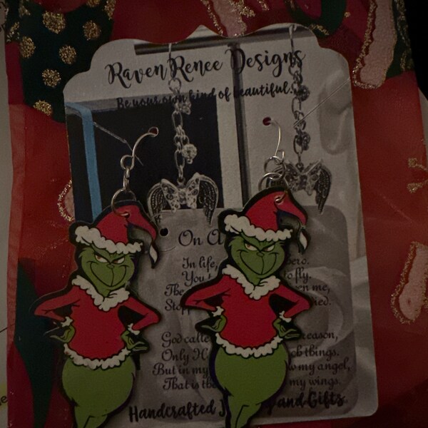 Cute Gold Christmas Grinch Dangle Earrings, Grinch Hand Holding Grinch ...