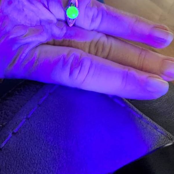 RARE Huge 14.5mm Huge Deep Cut Uranium Glass Gem Glows in Black Light ...