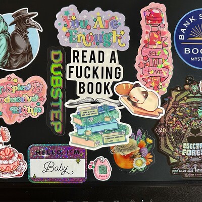 Stacked Books Cute Aesthetic Vinyl Sticker - Etsy