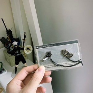 Nier Automata Pin Set: 2B and 9S Black Box Reaction Linked Hard Enamel ...